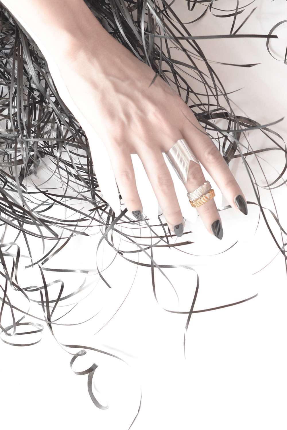 SAVOIR JOAILLERIE X JEN RAY | Lodown Magazine