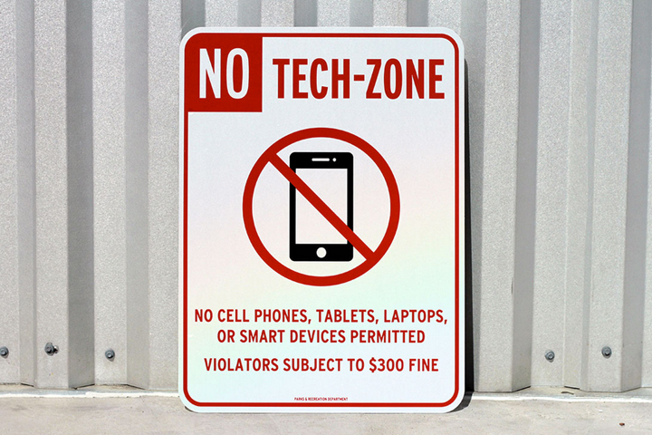 No Tech Zone | Lodown Magazine